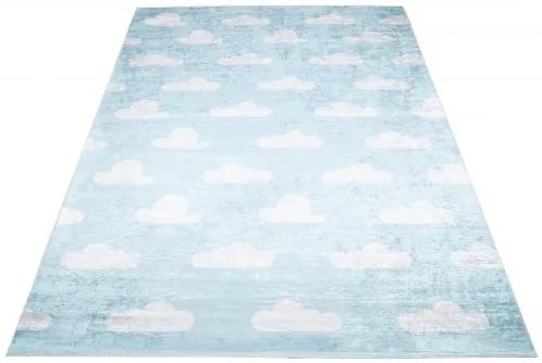 Dětský kusový koberec vhodný k praní BAMBINO 2469 Mráčky Nebe protiskluzový modrý Rozměr: 160x230 cm