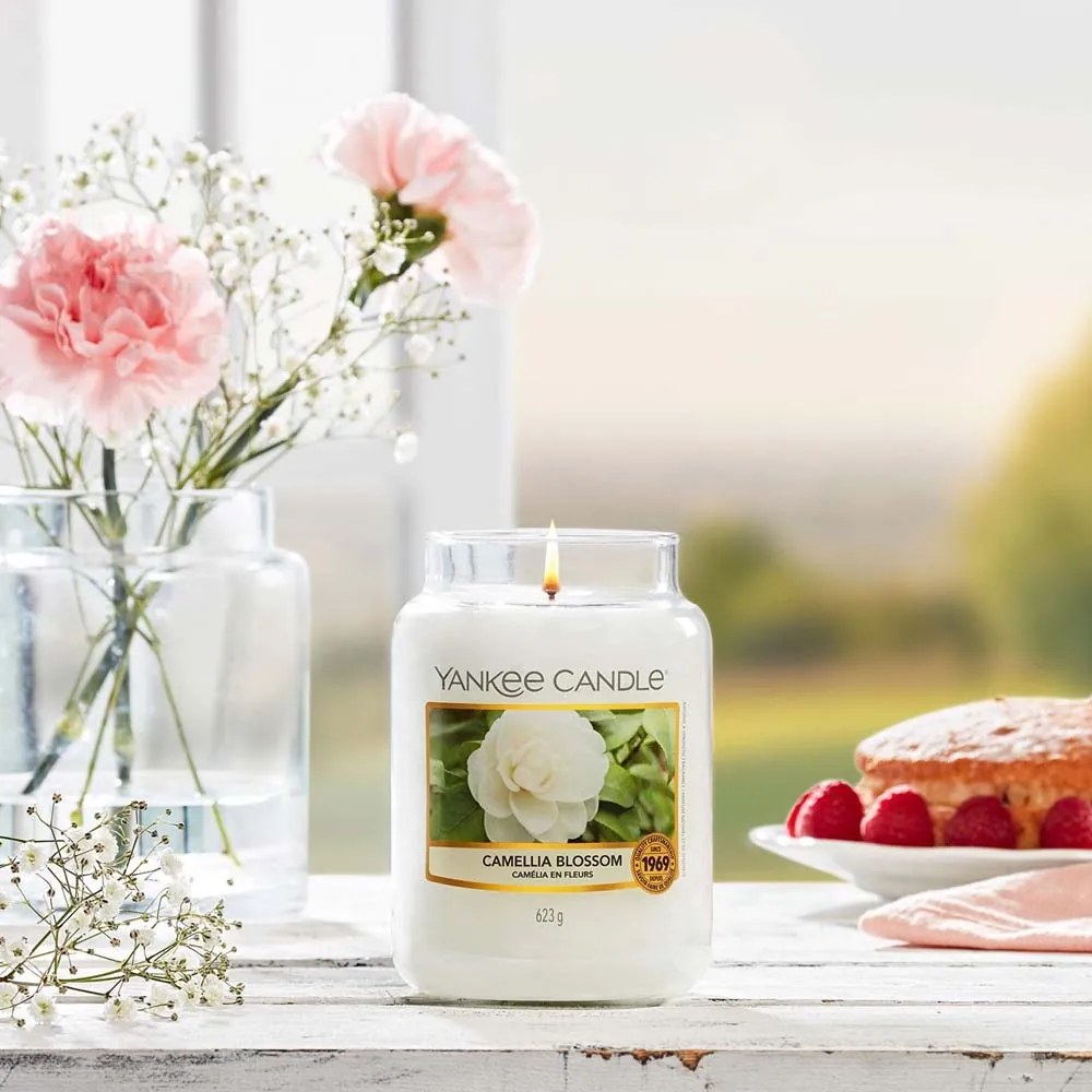 Yankee Candle - vonná svíčka Camellia Blossom (Kamélie) 623g