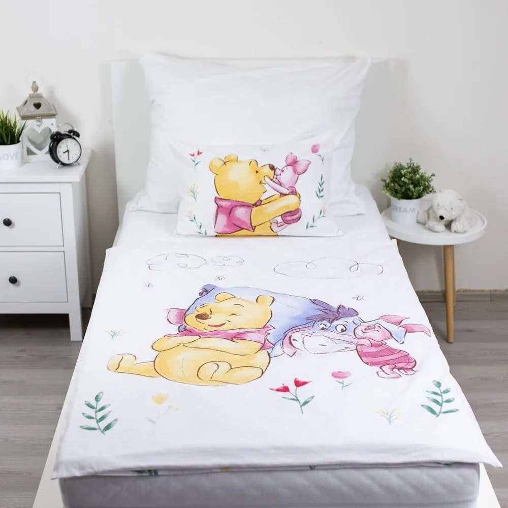 Bavlněné dětské povlečení do postýlky 100x135 cm Winnie the Pooh "Pooh Hugs" – Jerry Fabrics