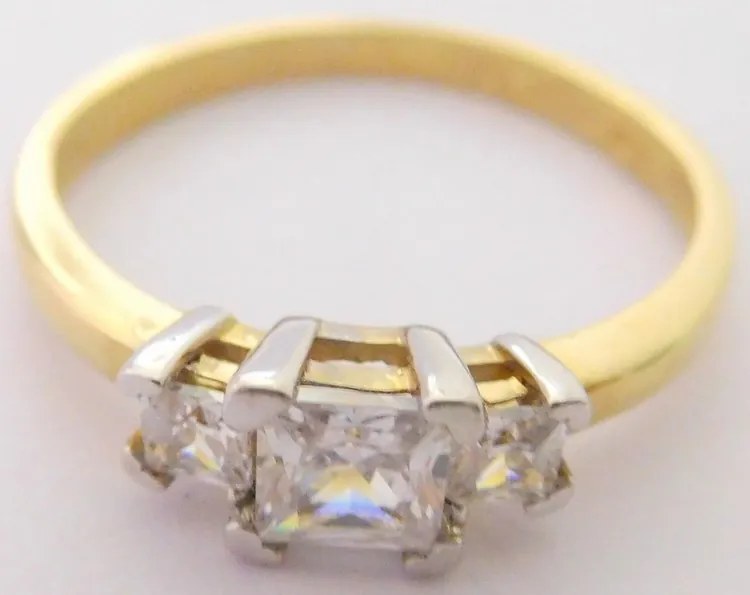 Klenoty Budín Zlatý zásnubní prsten se zirkony 585/1,80gr vel. 56 HK1023