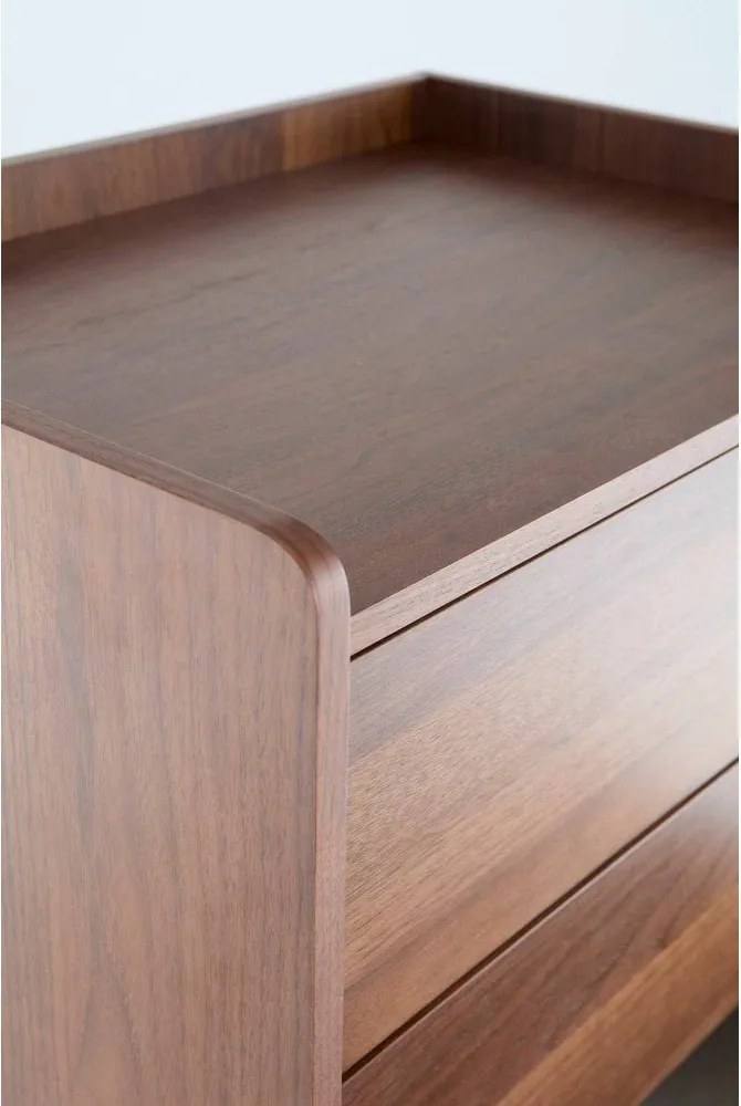 Komoda v dekoru ořechu v tmavě přírodní barvě 60x118,5x45 cm Örgryte – Jotex