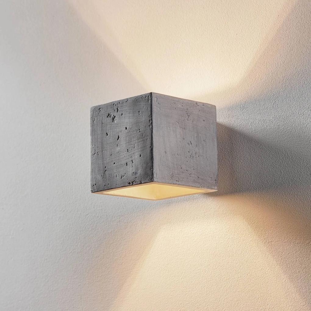 Nástěnné světlo Ara jako betonová kostka