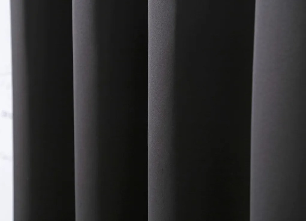 Černý závěs OXFORD 140x250 cm Zavěšení: Kovové kroužky