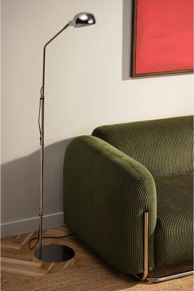 Kovová stojací lampa s ohybatelnou konstrukcí v leskle stříbrné barvě (výška 146 cm) Lincon – Jotex
