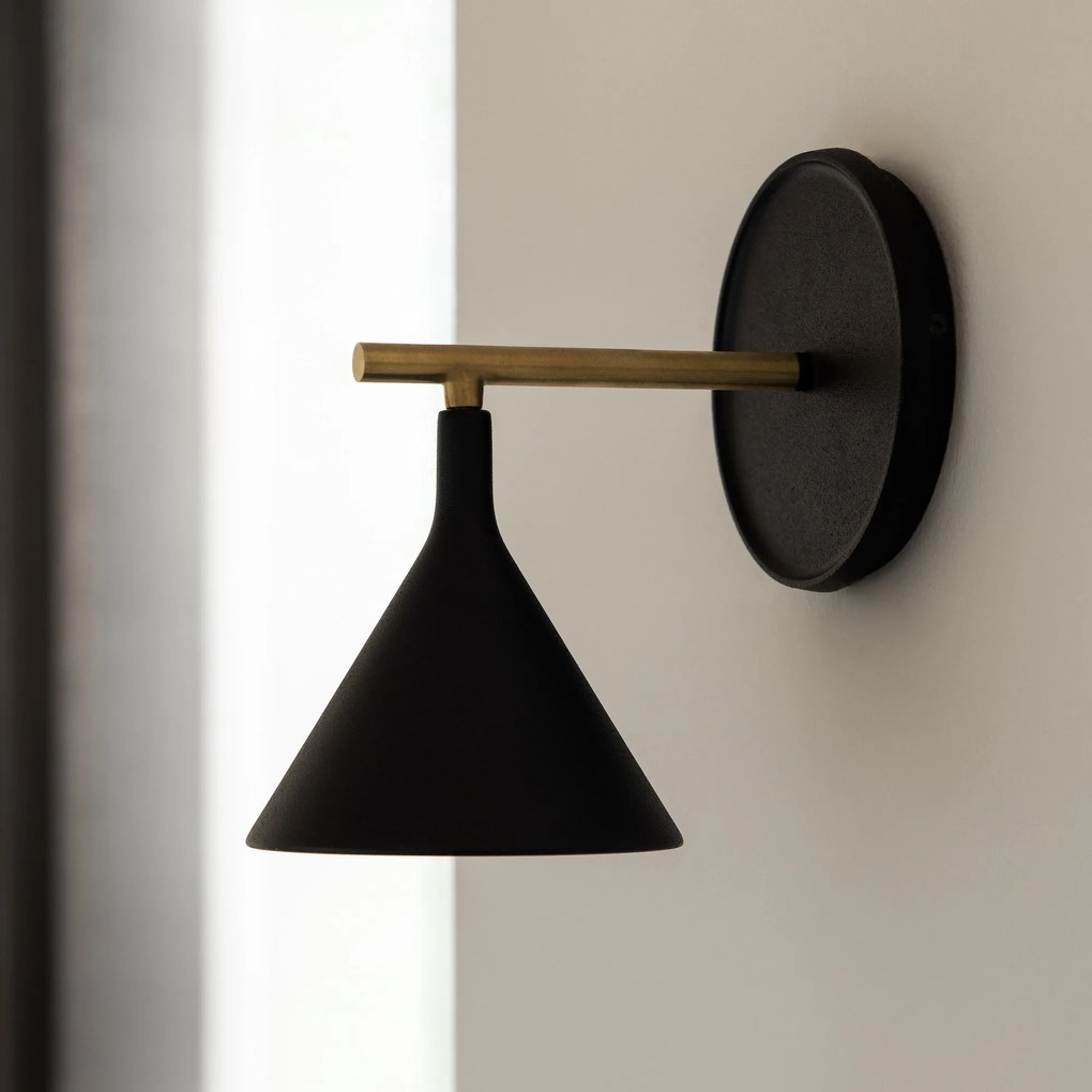 AUDO (MENU) Nástěnná lampa Cast Sconce, Black 1250539