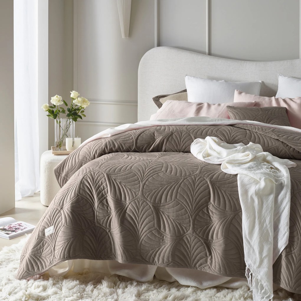 Room99 Přehoz na postel Feel Listy Jednobarevný Prošívaný Barva: Tmavě šedá, Velikost: 200 x 220 cm