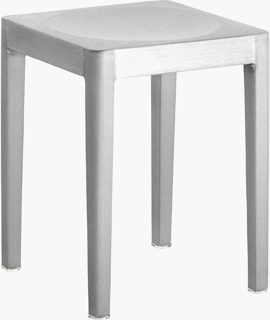 Ručně vyrobená kovová stolička Emeco