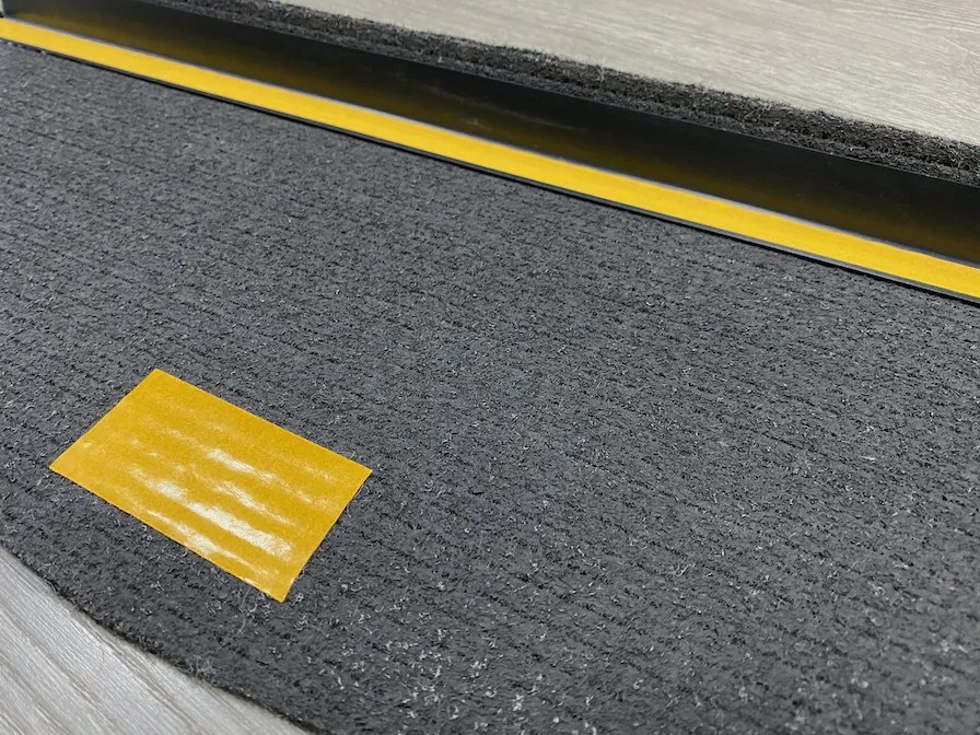 Vopi Nášlapy na schody Quick step béžový půlkruh, samolepící - 24x65 půlkruh (rozměr včetně ohybu)