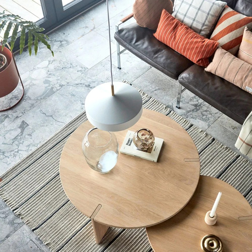 Kulatý konferenční stolek z dubového dřeva v přírodní barvě ø 65 cm Oy – OYOY Living Design