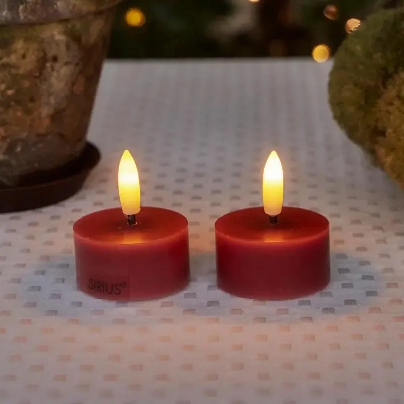 Sada LED čajové svíčky na baterie Sille Tealight, Ø 4,5 × 2,2 cm, švestkové, z pravého vosku, balení 2 ks