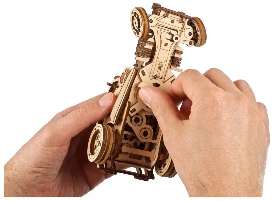 Ugears 3D dřevěné mechanické puzzle The Hot Rod Furious