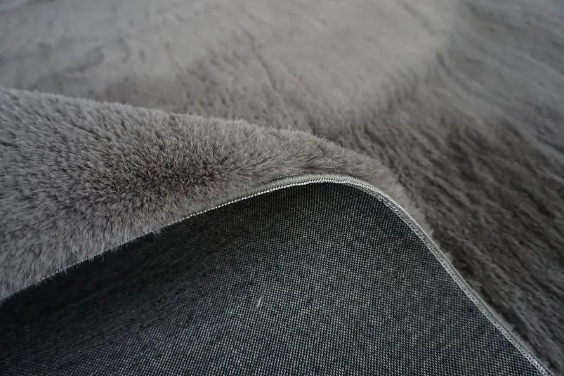 Vopi | Kusový koberec Fluffy 4020 dark grey - 60 x 110 cm