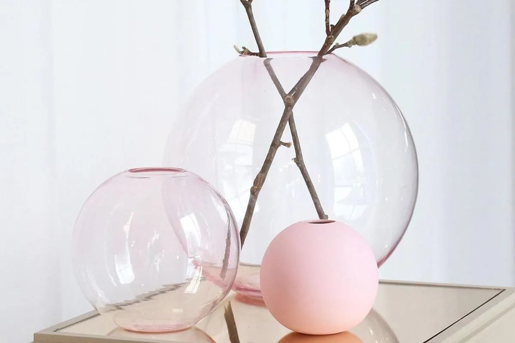 COOEE Design Kulatá skleněná váza Ball Glass Pink 15 cm, růžová barva, sklo