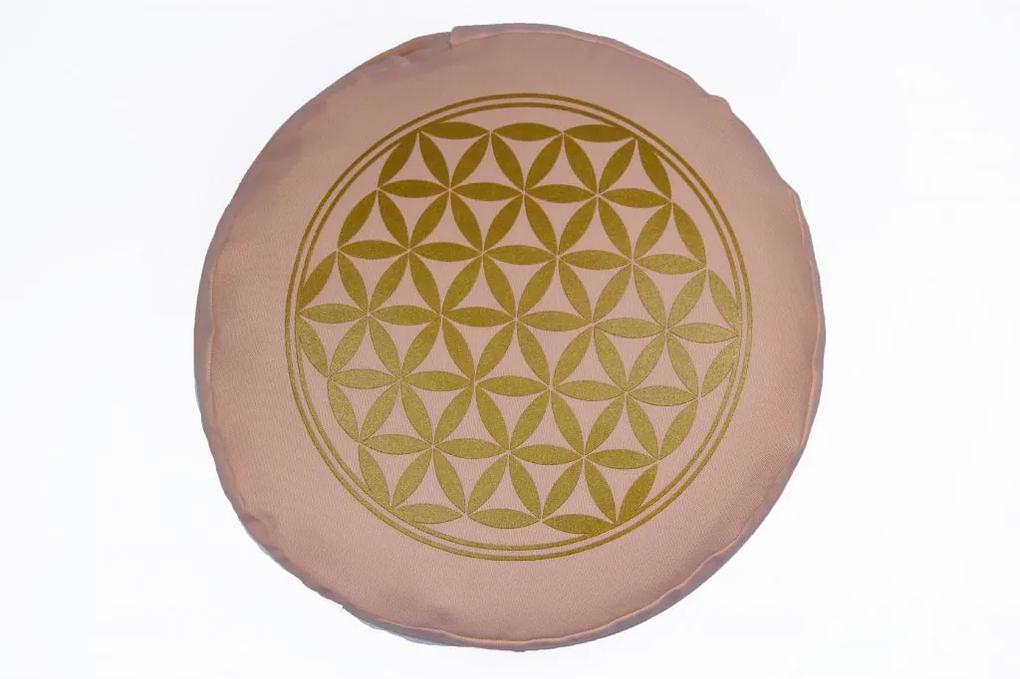 S radostí - vlastní výroba Meditační polštář se zlatým Květem života - meruňková barva Velikost: ∅30 x v12 cm