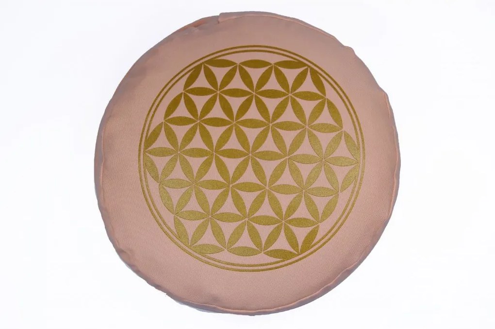 S radostí - vlastní výroba Meditační polštář se zlatým Květem života - meruňková barva Velikost: ∅35 x v30 cm