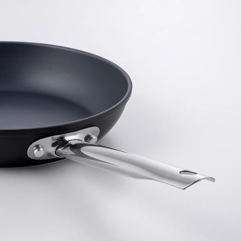 Pánev s titanovým povrchem Ø 28 cm - Saturn Terra Lunasol - 601302