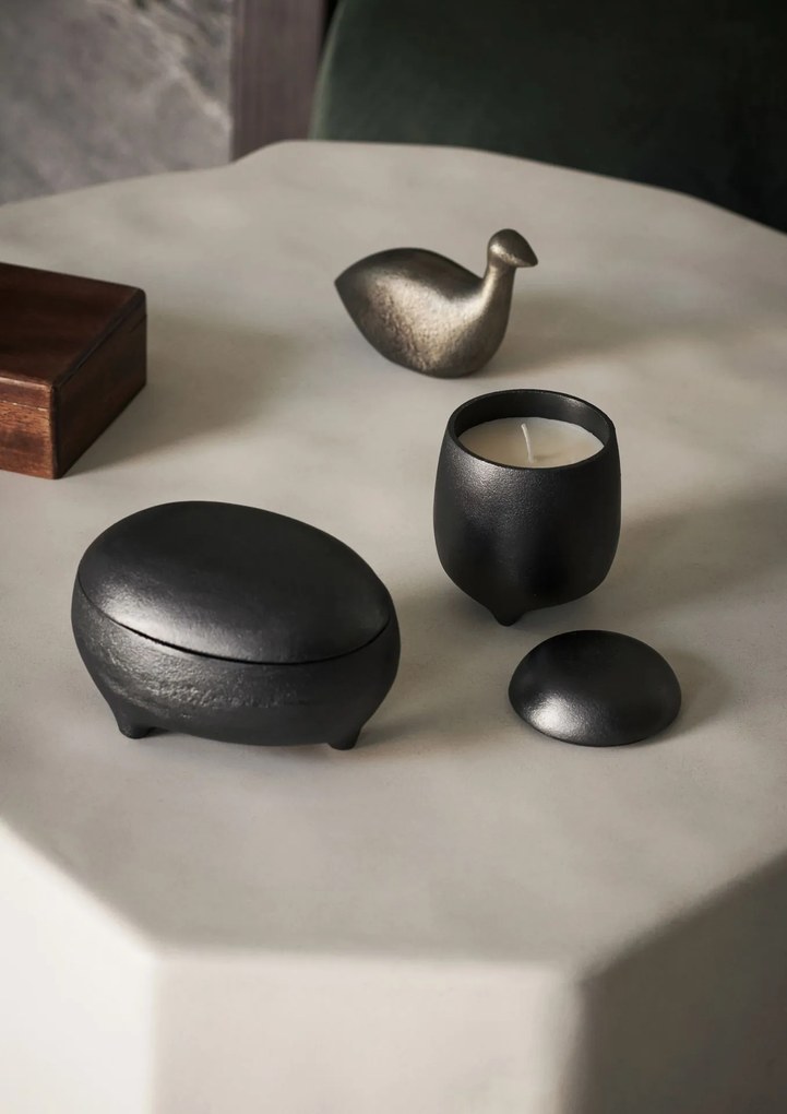 ferm LIVING Neparfemovaná svíčka v dóze Evoke Blackened, černá barva, kov, vosk