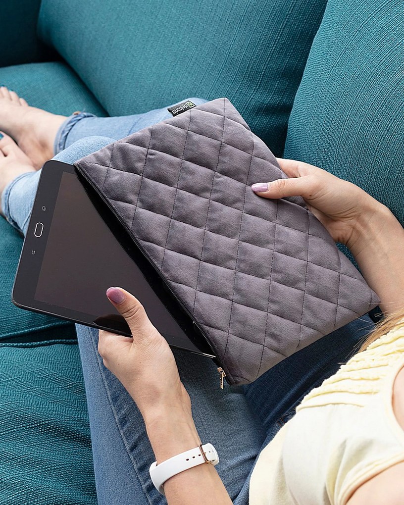 Pouzdro na tablet Velvet barva šedá látka lesklé, sametová