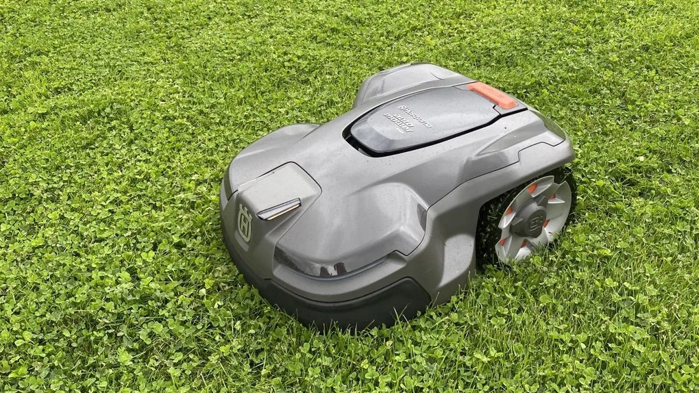 Automower Husqvarna 415X automatická robotická sekačka - maxi SLEVA na předváděcí kus + domek ZDARMA !