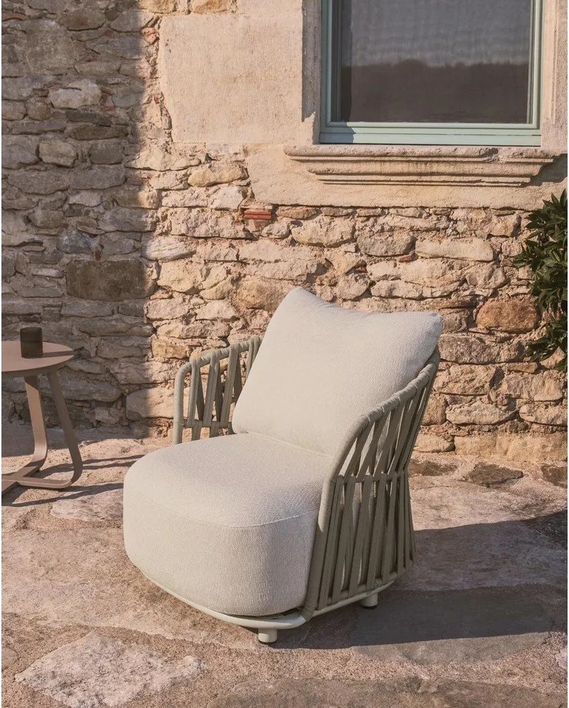Krémové/taupe polstrované zahradní křeslo Osani – Kave Home