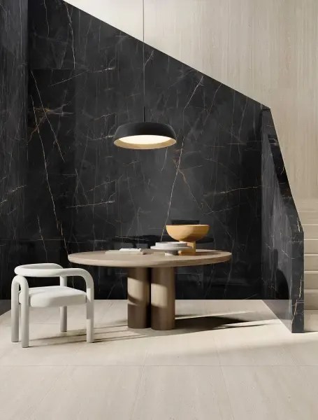 LED stmívatelný černo-dřevěný designový lustr Sigi