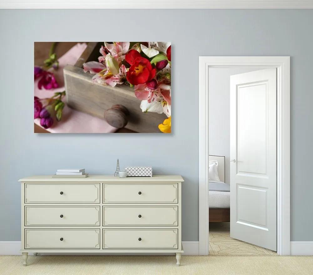Obraz kompozice jarních květin v dřevěném šuplíku - 120x80 cm