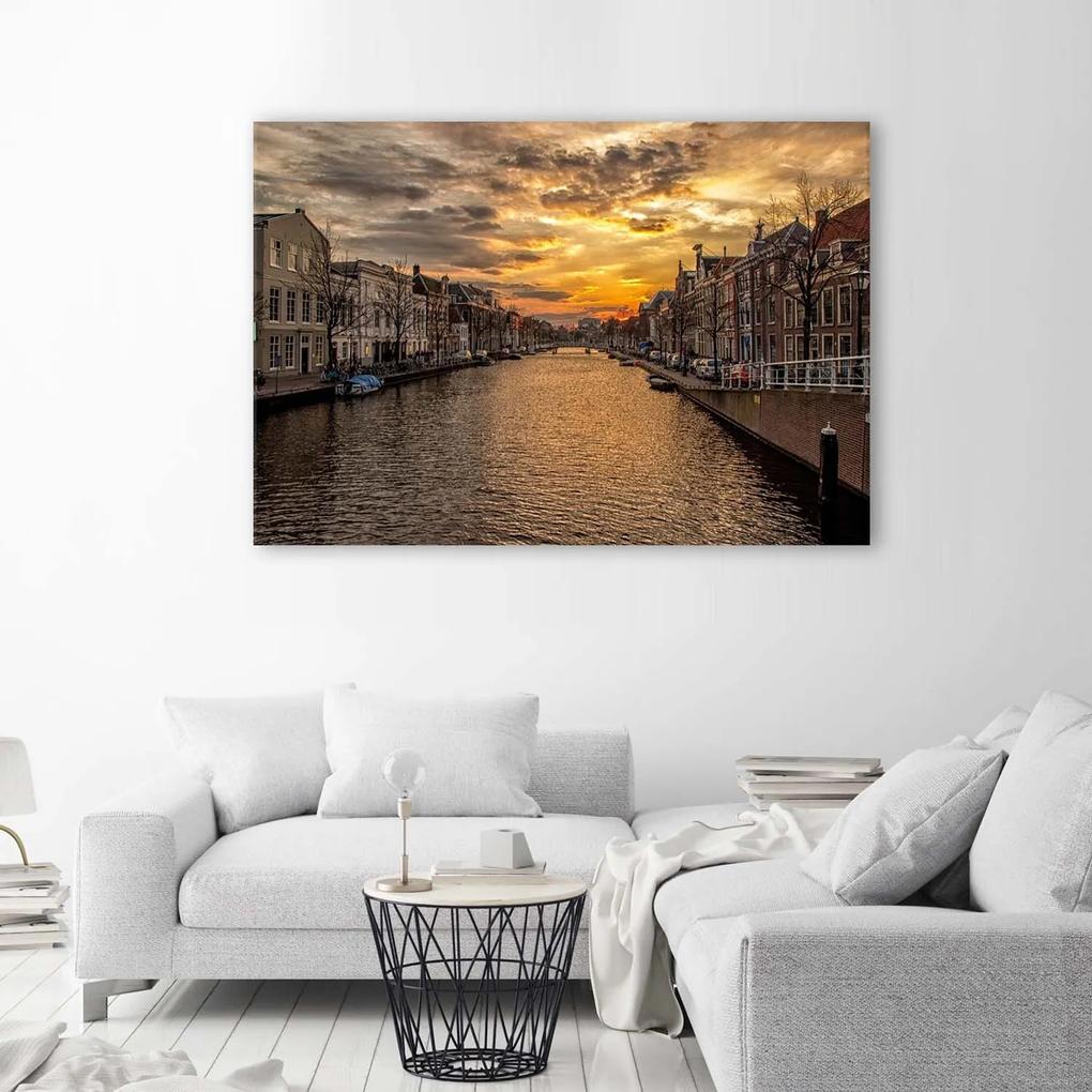 Gario Obraz na plátně Město u řeky Rozměry: 60 x 40 cm