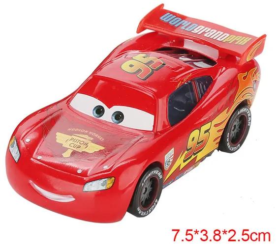 Kovové autíčko Disney Pixar "Auta" Motiv: McQueen 2