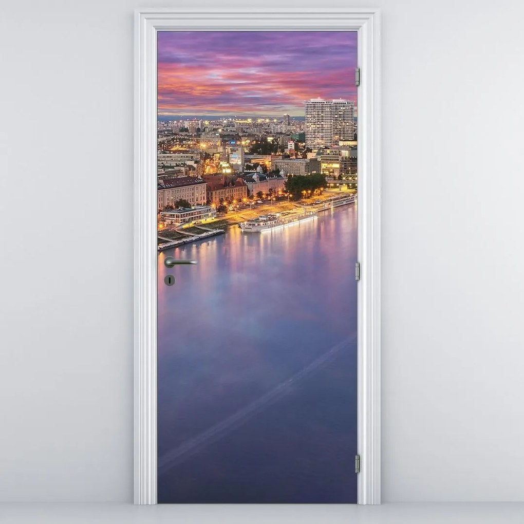 Fototapeta na dveře - Noční město Bratislava s řekou (95x205cm)