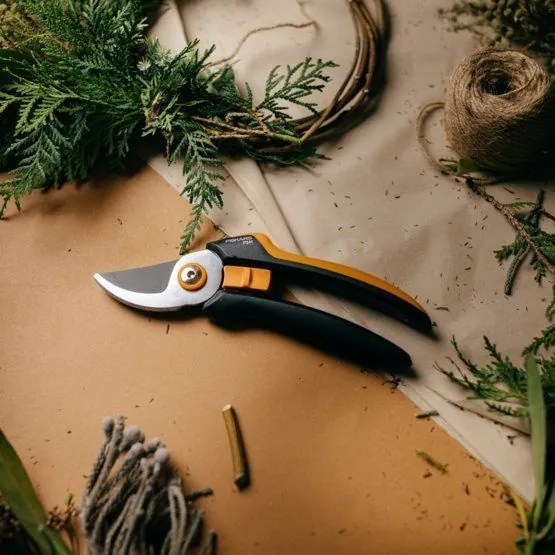 Nůžky zahradní dvoučepelové Fiskars Solid™ L P341 (1057164)