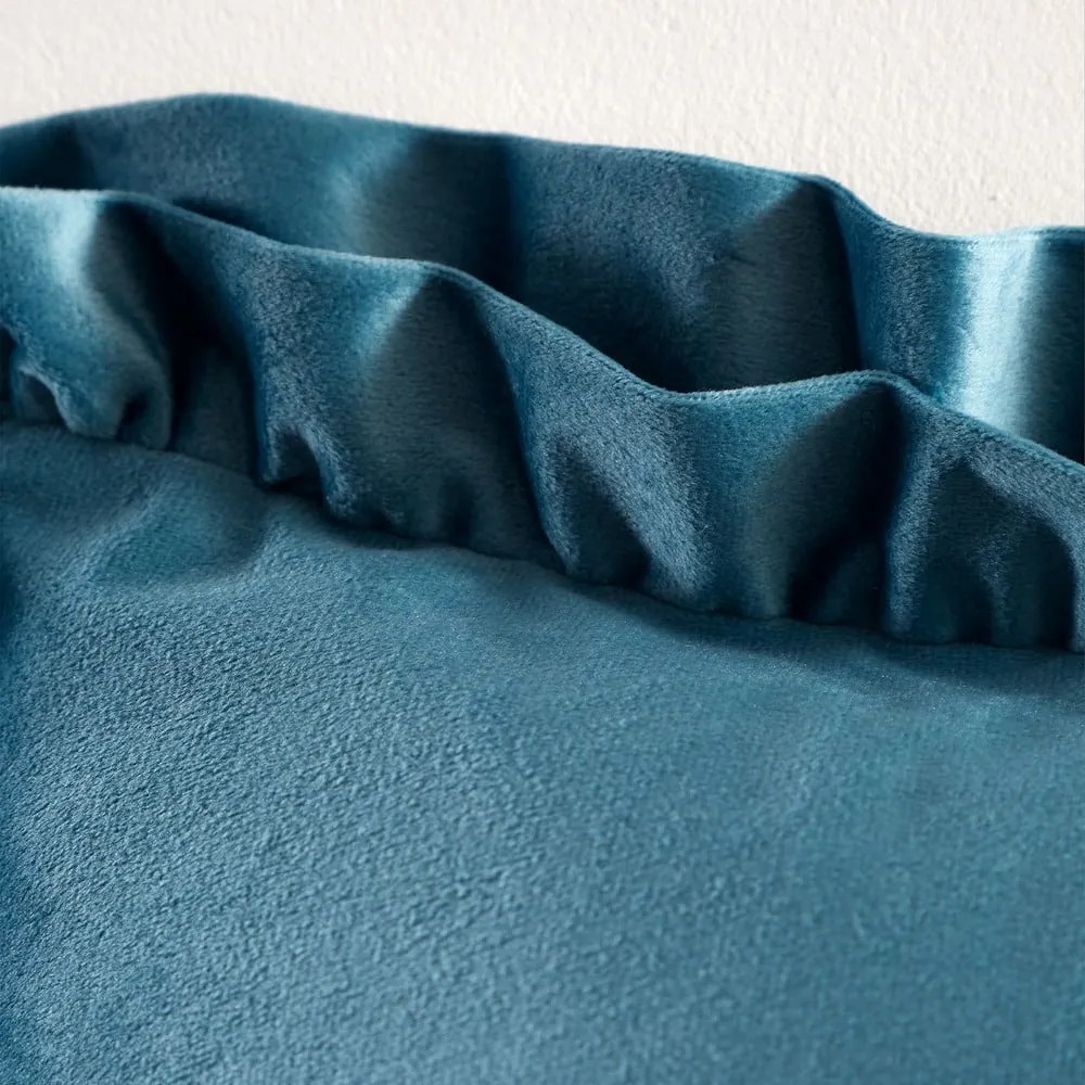 Sametový dekorační polštář 43x43 cm Velvet Double Frill – Catherine Lansfield