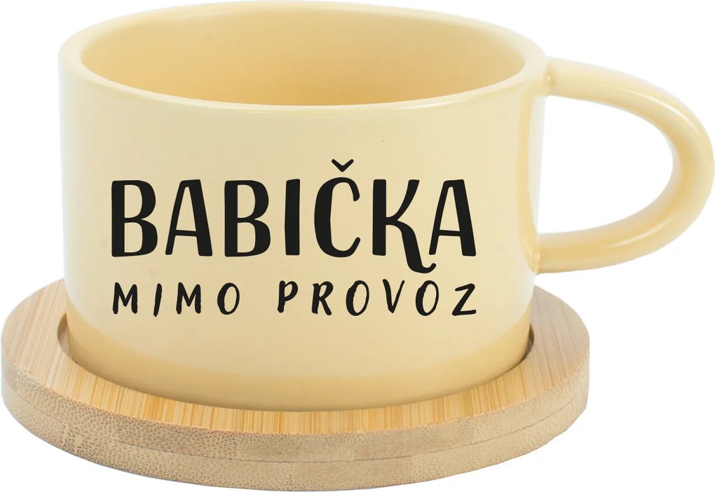 BABIČKA MIMO PROVOZ - žlutý hrníček makronka 200 ml