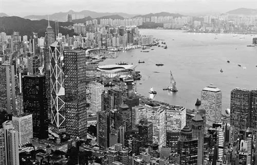 Luxusní vliesové fototapety Hong Kong - černobílé, rozměr 418,5 cm x 270 cm