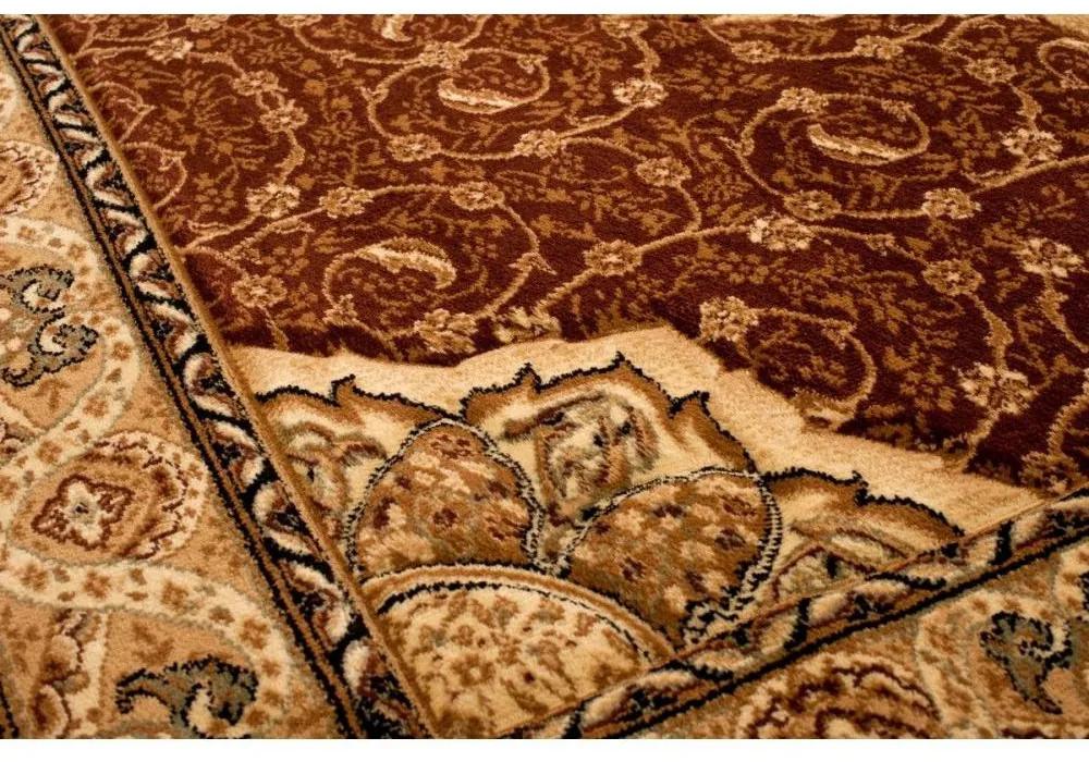 Kusový koberec klasický vzor 2 hnědý 180x260cm