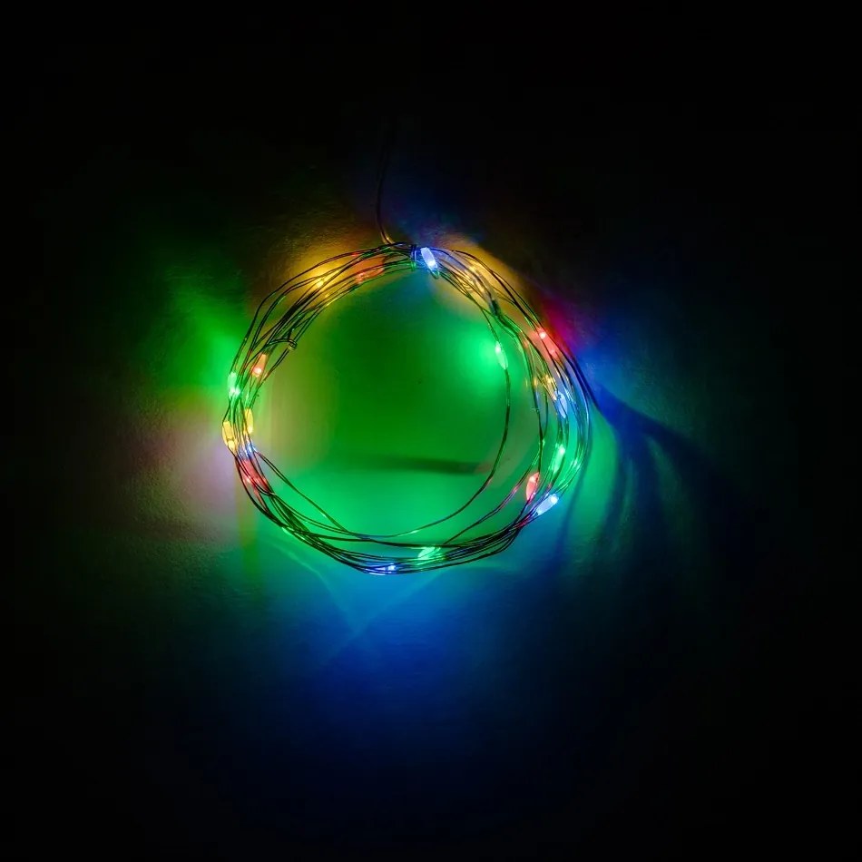 LED světýlka na baterie, kapičky, 2,30 m, barevné, 20 diod, drátek, IP20 interiér, 3 × AA