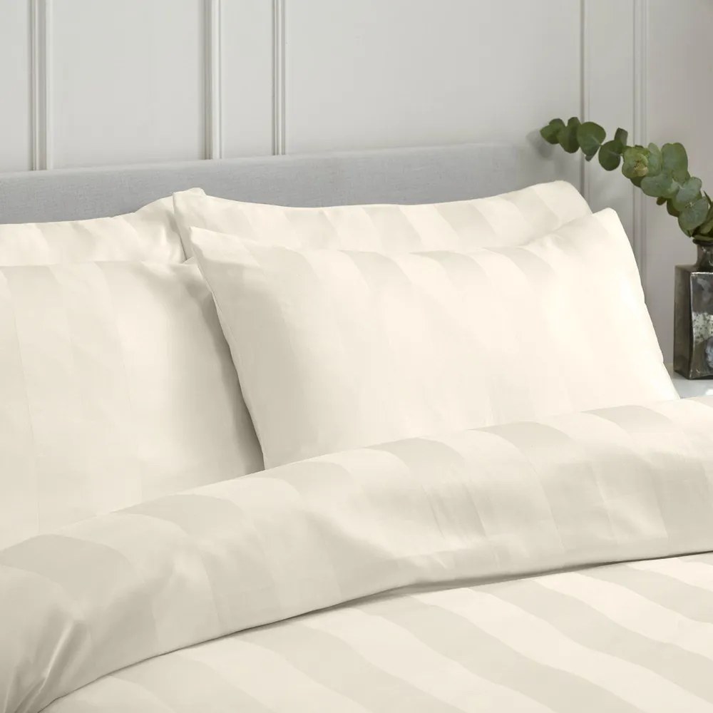 Saténové povlaky na polštáře v sadě 4 ks 75x50 cm So Soft Satin Stripe – Catherine Lansfield