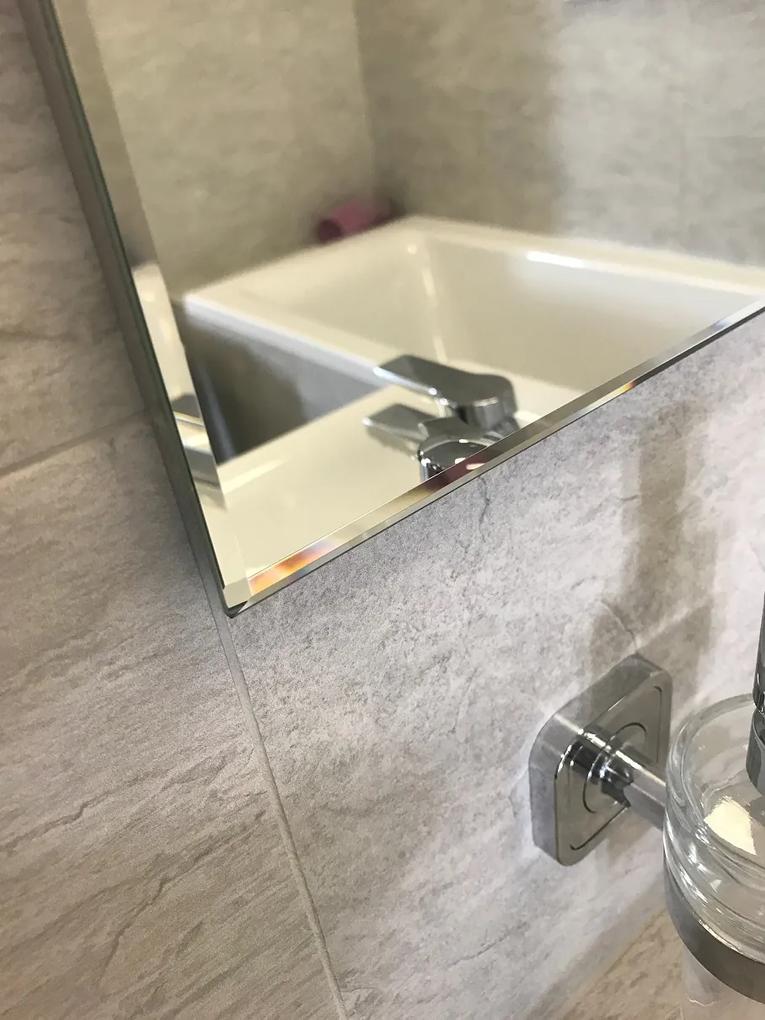 Zrcadlo do koupelny na míru - se strmu fazetou - Glossy