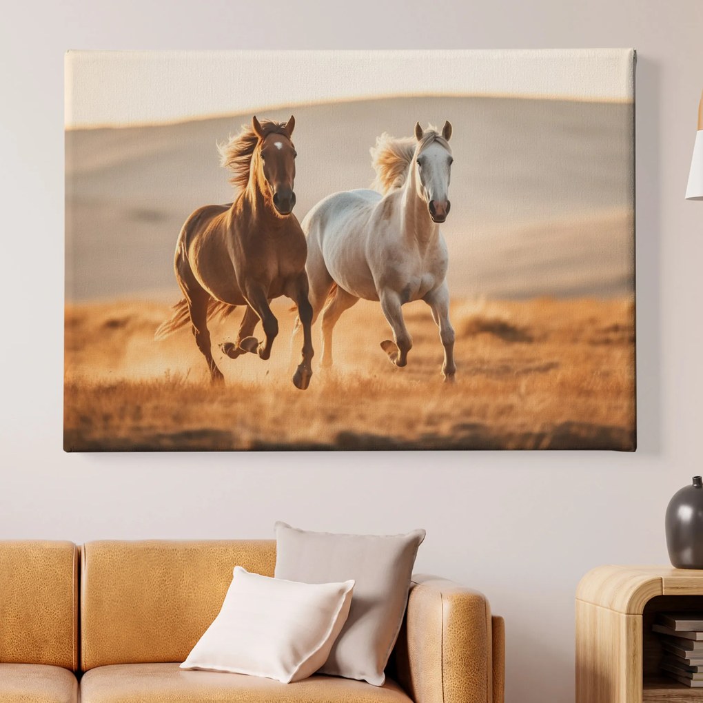 Obraz na plátně - Hnědý a černý kůň běžící planinou FeelHappy.cz Velikost obrazu: 210 x 140 cm