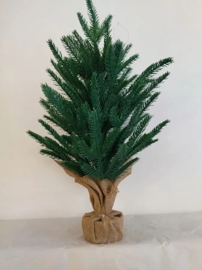 Vánoční stromeček umělí s jehličím 57 cm, plast a kov, IP20 do interiéru