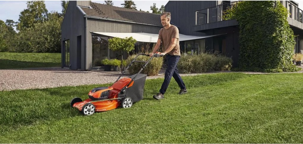 Aku sekačka LC 142iS Husqvarna (včetně baterie a nabíječky)