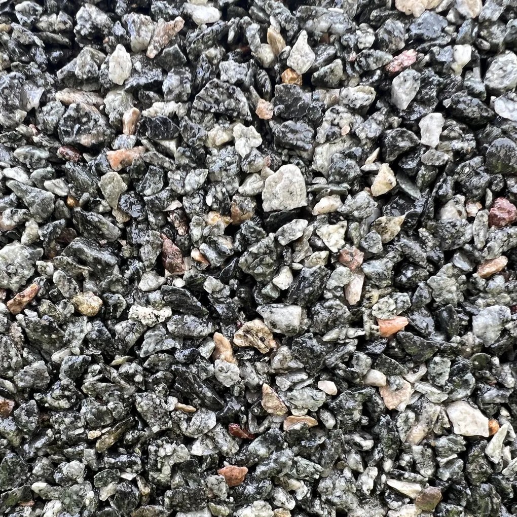 Báča Beton Kamenný koberec na podlahu Manchester Frakce: Hrubá (4 – 8 mm), vydatnost setu 1,3 m², Doporučené použití v: exteriéru - jednosložkový polyuretan