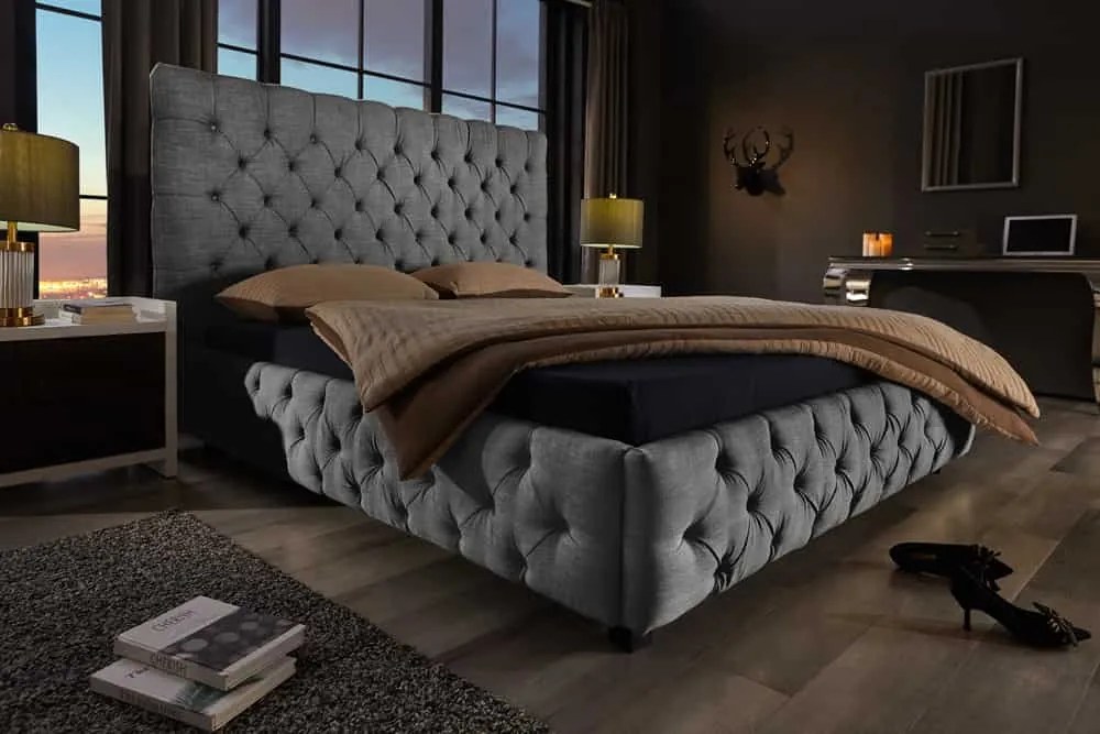 Designová postel Laney Chesterfield 180 x 200 cm šedá