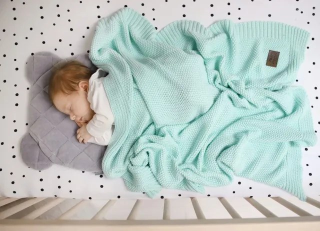 Sleepee Sametový polštář ve tvaru medvídka ROYAL BABY hořčicový