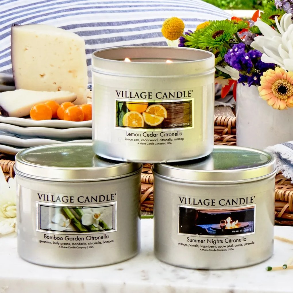 Village Candle – vonná svíčka Bamboo Garden Citronella (Bambusová zahrada s citronelou), 311 g