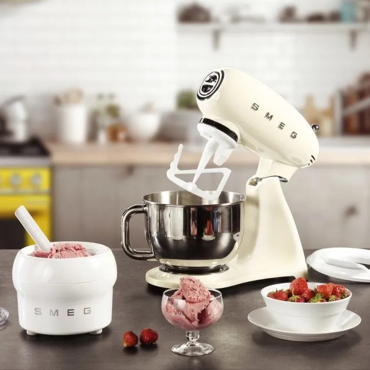 Kuchyňský robot Smeg 50's style SMF03CREU / 800 W / 4,8 l / krémová