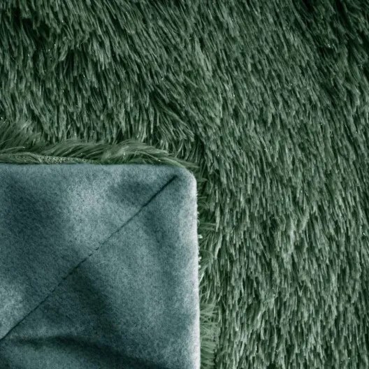 Jednobarevná chlupatá deka zelené barvy