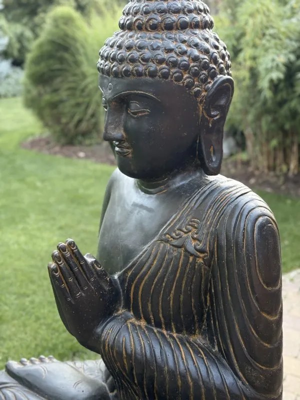 Socha Buddha 100 cm – černá s jemnými žlutými akcenty