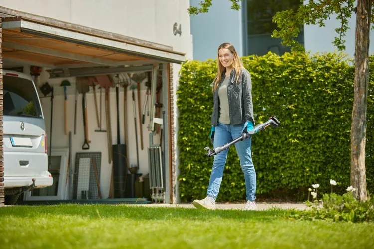 © 2026 GARDENA Akumulátorové nůžky na větve EasyCut 110/18V P4A - bez akumulátoru