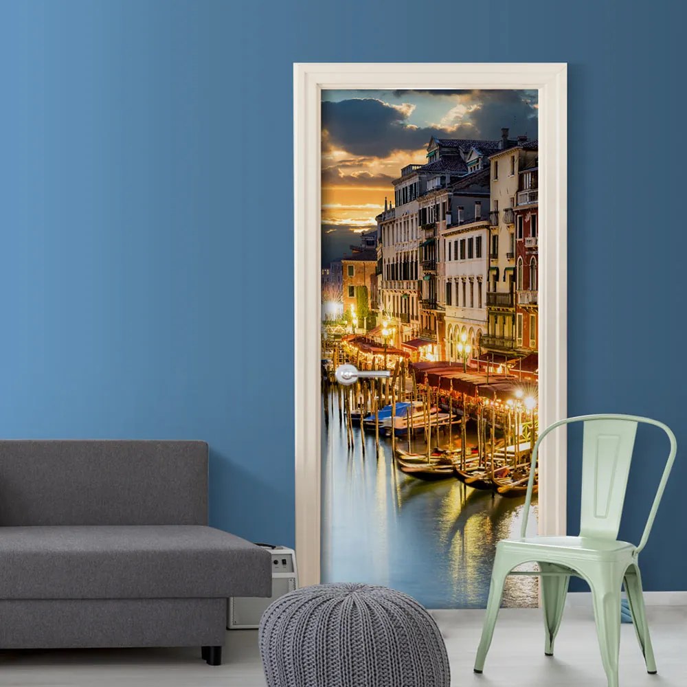 Fototapeta na dveře Bimago - Venetian Harbour + lepidlo zdarma 100x210 cm