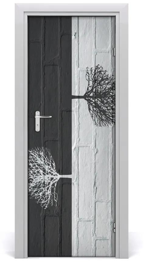 Samolepící fototapeta na dveře Stromy na zdi 85x205 cm